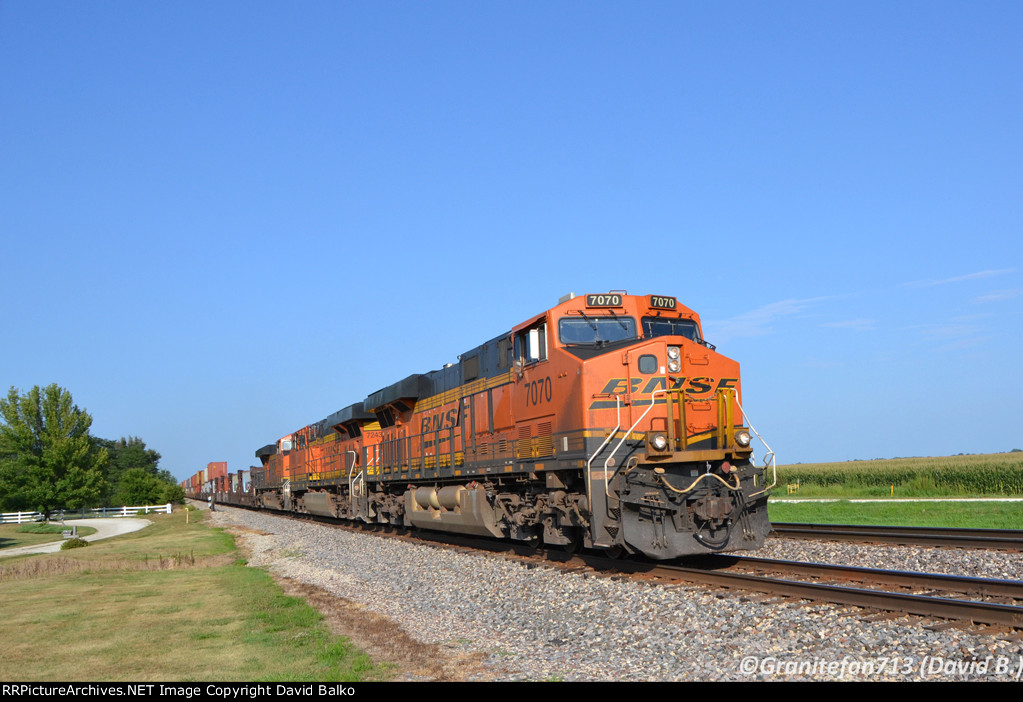 BNSF 7070